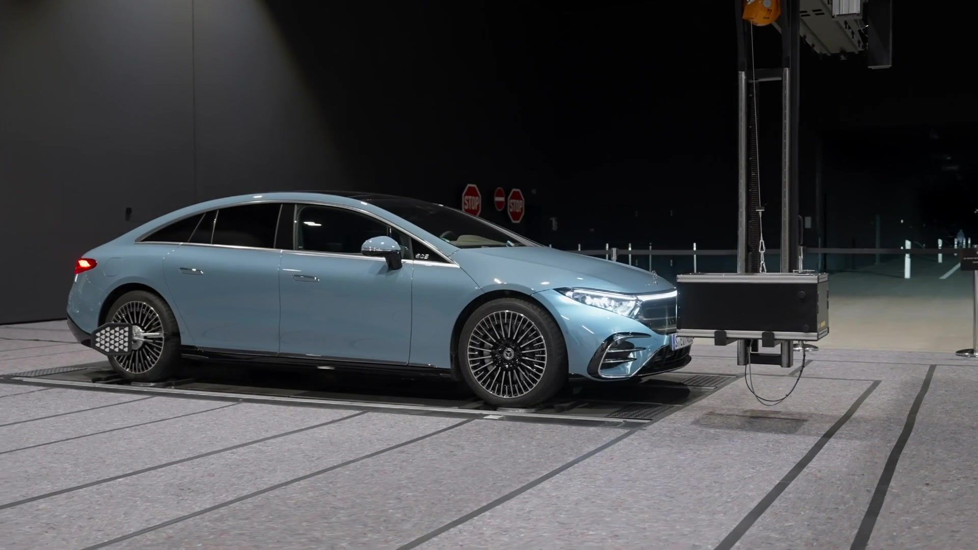 Video: Mercedes-Benz inaugurates the most advanced light testing centre ...