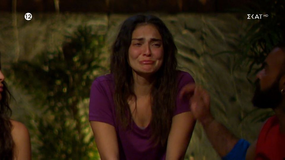 Survivor: Ξεσπάει σε κλάματα ο Μαρτίκας μετά την αποχώρηση της Βρισηίδας - «Σ' αγαπώ πολύ μην ...